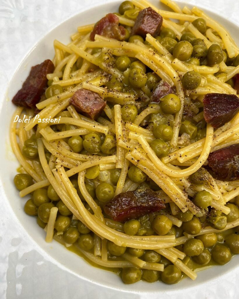 Pasta e Piselli ricetta Campana, facile e gustosa - Dolci Passioni